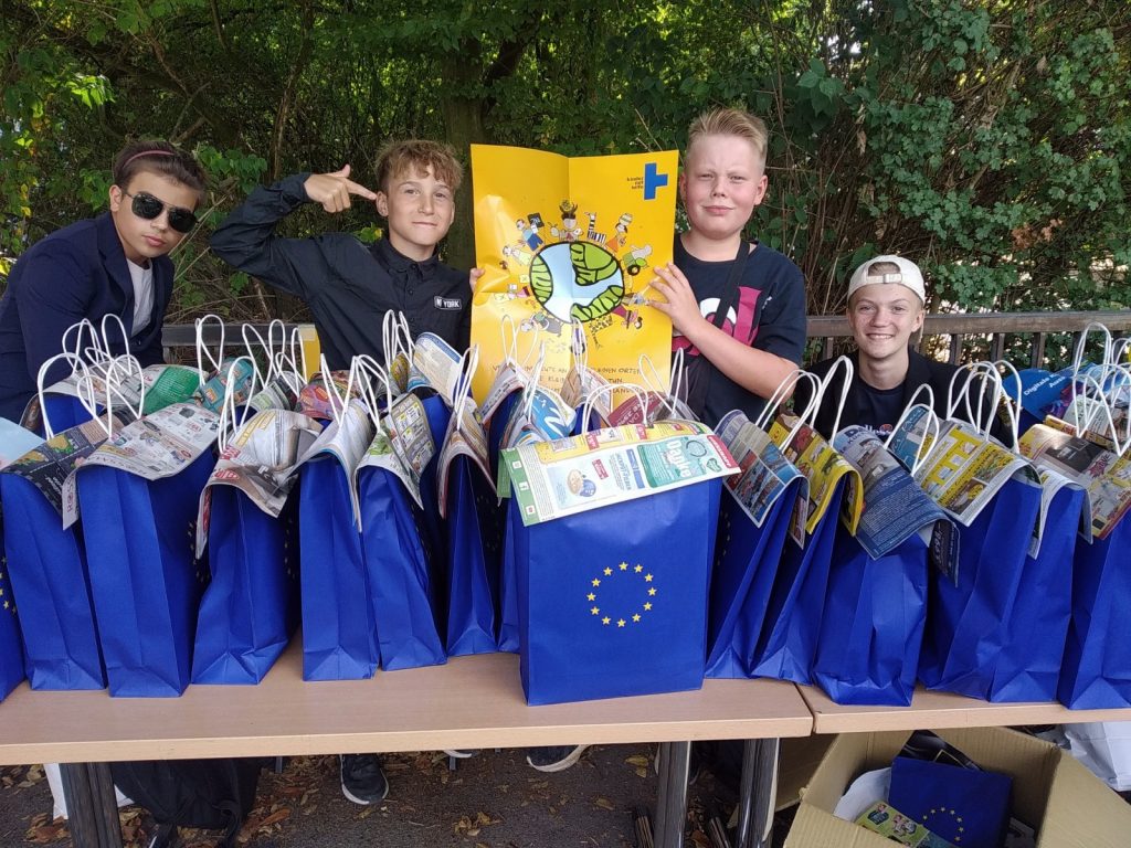7c verkauft Wundertüten für Ukraine-Hilfe – Krupp-Gymnasium Europaschule